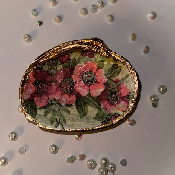 Handmade | Accents | Decoupage Clam Shell With Flowers On It | Poshmark